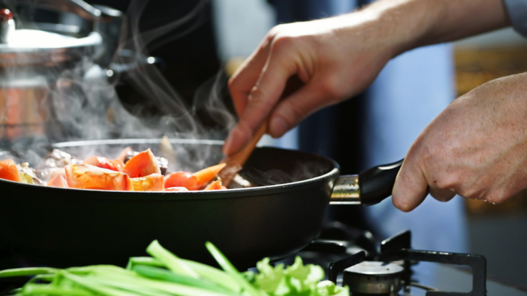 Cooking Made Simple: Discover the Best Recipe Apps of 2025