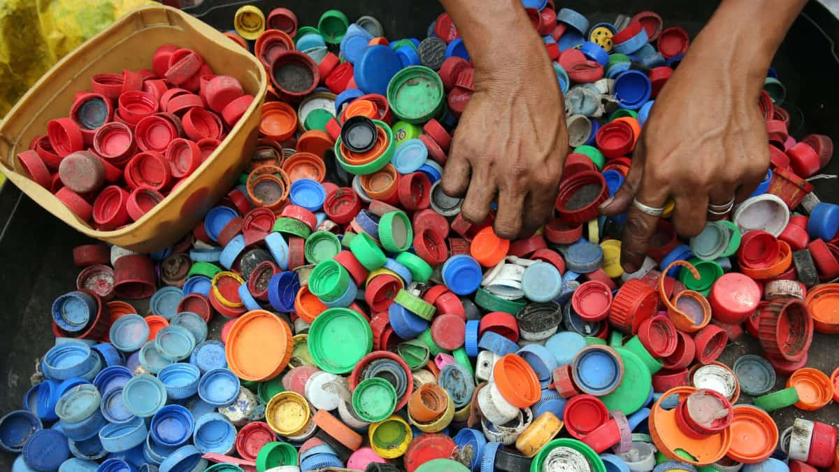 Smart Recycling Apps: Simplifying Waste Management in 2025