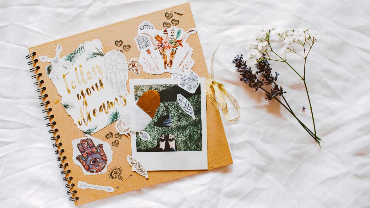 Digital Scrapbooking: Apps to Preserve Memories in Style